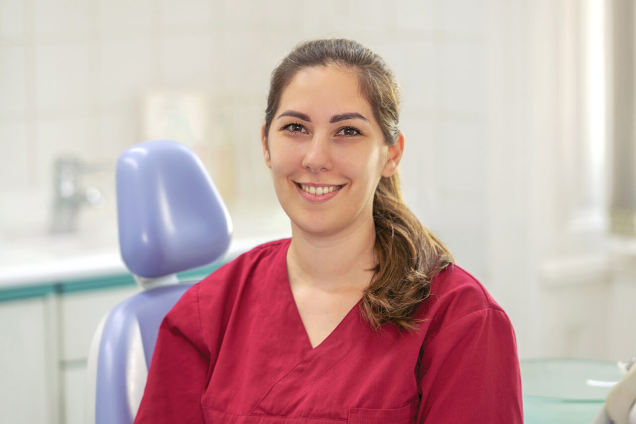 Dr. Jacqueline Roch, MSc | Zahnarzt Dr. Honarwasch-Binder